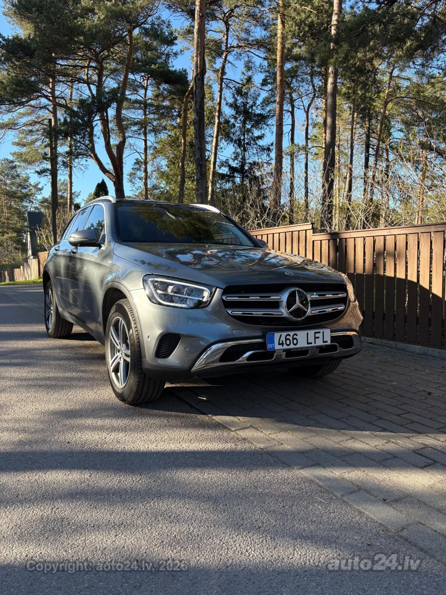 Pelēks Mercedes-Benz GLC-Class 2019 Tallina, ar dzinēja tilpumu 2.00 L un nobraukumu 104 tūkst. km par 349000 €, foto 1 vietnē AUTOMOTO.COM.LV