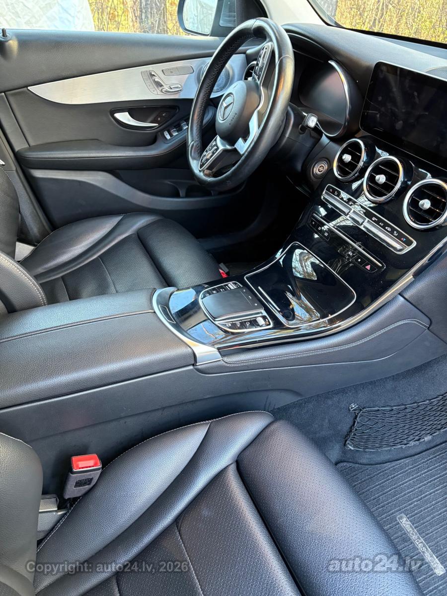 Pelēks Mercedes-Benz GLC-Class 2019 Tallina, ar dzinēja tilpumu 2.00 L un nobraukumu 104 tūkst. km par 349000 €, foto 10 vietnē AUTOMOTO.COM.LV