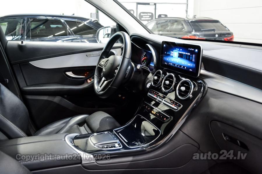 Pelēks Mercedes-Benz GLC-Class 2021 Tallina, ar dzinēja tilpumu 2.00 L un nobraukumu 78 tūkst. km par 39900 €, foto 31 vietnē AUTOMOTO.COM.LV