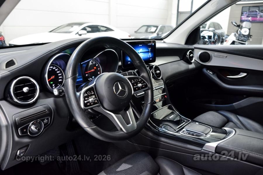 Pelēks Mercedes-Benz GLC-Class 2021 Tallina, ar dzinēja tilpumu 2.00 L un nobraukumu 78 tūkst. km par 39900 €, foto 39 vietnē AUTOMOTO.COM.LV