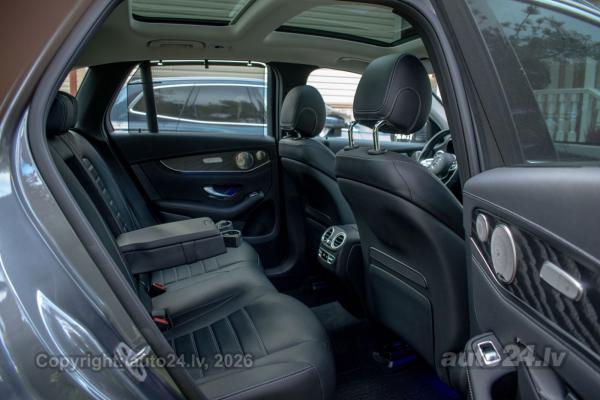 Pelēks Mercedes-Benz GLC-Class 2021 Tallina, ar dzinēja tilpumu 2.00 L un nobraukumu 118 tūkst. km par 39990 €, foto 5 vietnē AUTOMOTO.COM.LV