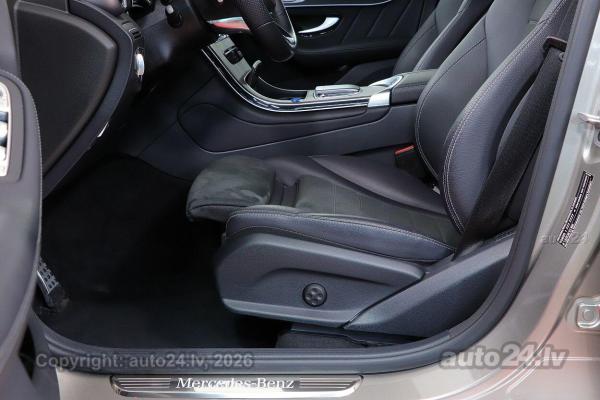 Pelēks Mercedes-Benz GLC-Class 2021 Tallina, ar dzinēja tilpumu 2.00 L un nobraukumu 23 tūkst. km par 39995 €, foto 8 vietnē AUTOMOTO.COM.LV