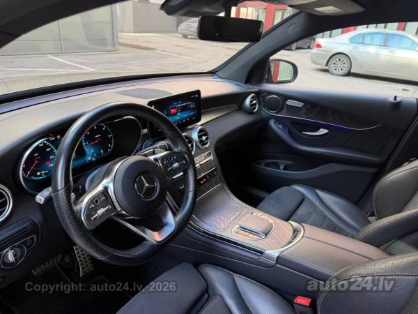 Pelēks Mercedes-Benz GLC-Class 2021 Tallina, ar dzinēja tilpumu 2.00 L un nobraukumu 74 tūkst. km par 39990 €, foto 3 vietnē AUTOMOTO.COM.LV