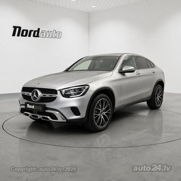 Pelēks Mercedes-Benz GLC-Class 2021 Tallina, ar dzinēja tilpumu 2.00 L un nobraukumu 140 tūkst. km par 35500 €, foto 1 vietnē AUTOMOTO.COM.LV