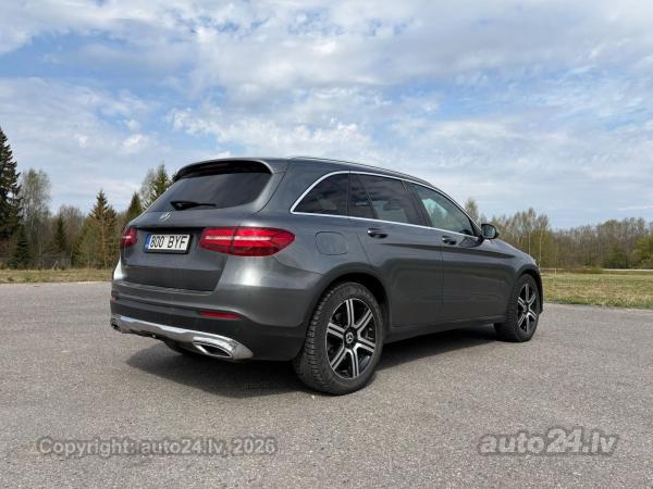 Pelēks Mercedes-Benz GLC-Class 2015 Tallina, ar dzinēja tilpumu 2.10 L un nobraukumu 218 tūkst. km par 21000 €, foto 4 vietnē AUTOMOTO.COM.LV