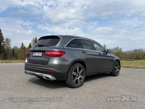Pelēks Mercedes-Benz GLC-Class 2015 Tallina, ar dzinēja tilpumu 2.10 L un nobraukumu 218 tūkst. km par 21000 €, foto 5 vietnē AUTOMOTO.COM.LV
