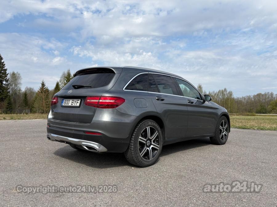 Pelēks Mercedes-Benz GLC-Class 2015 Tallina, ar dzinēja tilpumu 2.10 L un nobraukumu 218 tūkst. km par 21000 €, foto 5 vietnē AUTOMOTO.COM.LV