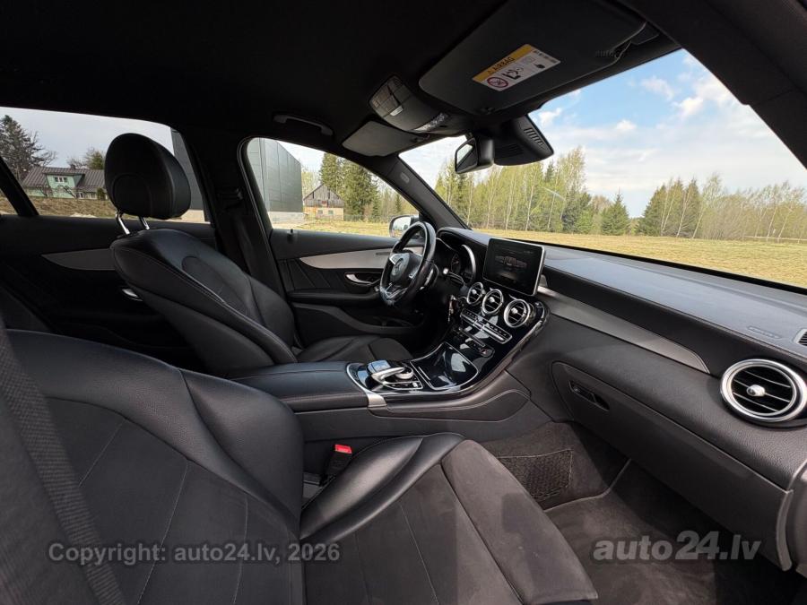 Pelēks Mercedes-Benz GLC-Class 2015 Tallina, ar dzinēja tilpumu 2.10 L un nobraukumu 218 tūkst. km par 21000 €, foto 9 vietnē AUTOMOTO.COM.LV