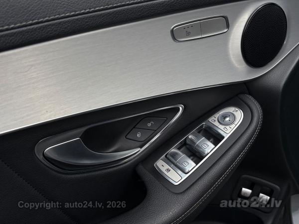 Pelēks Mercedes-Benz GLC-Class 2015 Tallina, ar dzinēja tilpumu 2.10 L un nobraukumu 218 tūkst. km par 21000 €, foto 9 vietnē AUTOMOTO.COM.LV