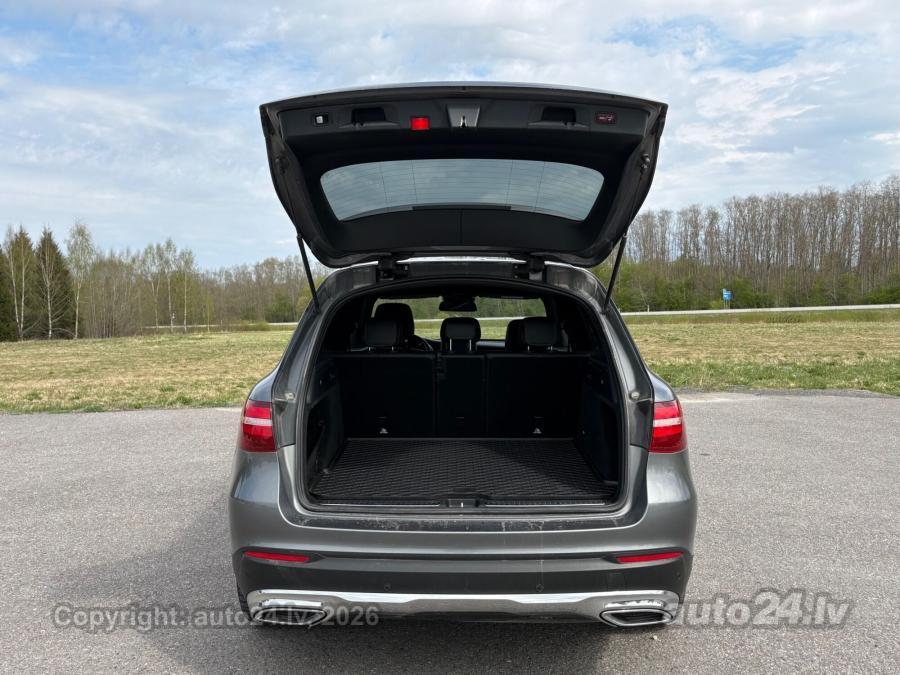 Pelēks Mercedes-Benz GLC-Class 2015 Tallina, ar dzinēja tilpumu 2.10 L un nobraukumu 218 tūkst. km par 21000 €, foto 12 vietnē AUTOMOTO.COM.LV