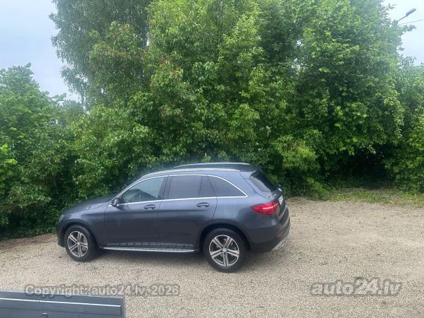 Pelēks Mercedes-Benz GLC-Class 2015 Paide, ar dzinēja tilpumu 2.10 L un nobraukumu 200 tūkst. km par 19500 €, foto 1 vietnē AUTOMOTO.COM.LV