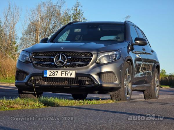 Mercedes-Benz GLC-Class 2016 in Tallinn on AUTOMOTO.COM.LV Grey Mercedes-Benz GLC-Class 2016 in Tallinn, with an engine capacity of 2.10 L and mileage of 209 thousand km for 18800 €, photo 3 on AUTOMOTO.COM.LV