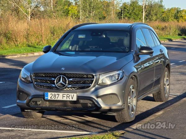 Mercedes-Benz GLC-Class 2016 in Tallinn on AUTOMOTO.COM.LV Grey Mercedes-Benz GLC-Class 2016 in Tallinn, with an engine capacity of 2.10 L and mileage of 209 thousand km for 18800 €, photo 4 on AUTOMOTO.COM.LV