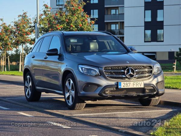 Mercedes-Benz GLC-Class 2016 in Tallinn on AUTOMOTO.COM.LV Grey Mercedes-Benz GLC-Class 2016 in Tallinn, with an engine capacity of 2.10 L and mileage of 209 thousand km for 18800 €, photo 5 on AUTOMOTO.COM.LV
