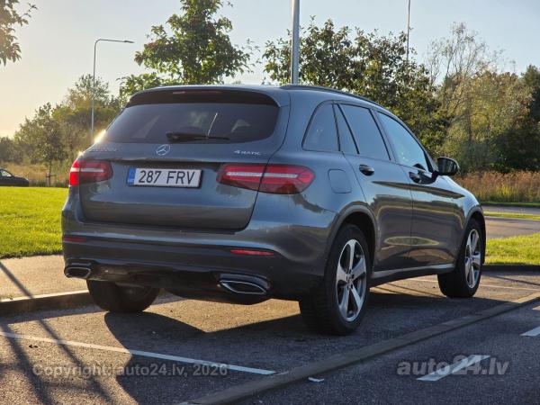 Mercedes-Benz GLC-Class 2016 in Tallinn on AUTOMOTO.COM.LV Grey Mercedes-Benz GLC-Class 2016 in Tallinn, with an engine capacity of 2.10 L and mileage of 209 thousand km for 18800 €, photo 9 on AUTOMOTO.COM.LV
