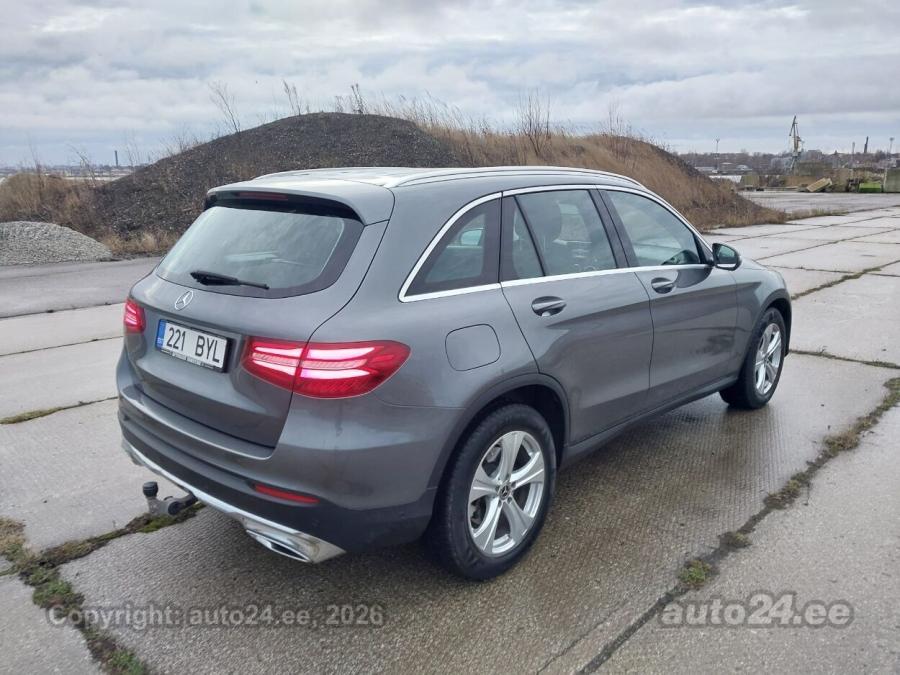 Grey Mercedes-Benz GLC-Class 2017 in Tallinn, with an engine capacity of 2.10 L and mileage of 78 thousand km for 21600 €, photo 3 on AUTOMOTO.COM.LV