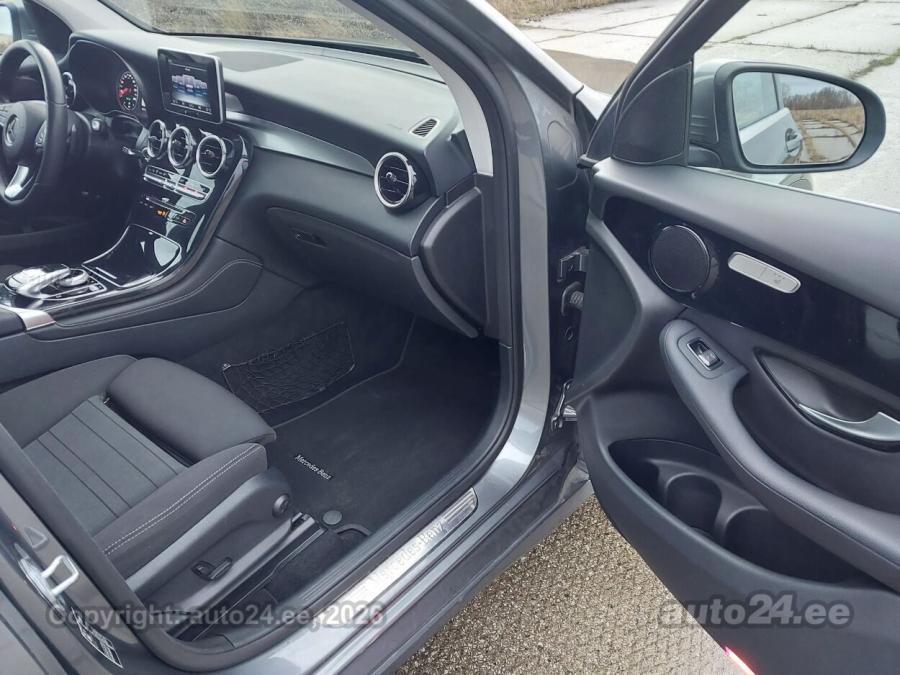 Grey Mercedes-Benz GLC-Class 2017 in Tallinn, with an engine capacity of 2.10 L and mileage of 78 thousand km for 21600 €, photo 6 on AUTOMOTO.COM.LV