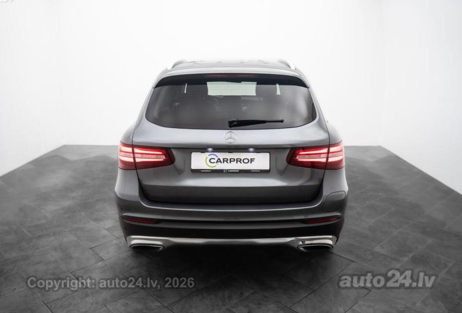 Pelēks Mercedes-Benz GLC-Class 2017 Tallina, ar dzinēja tilpumu 2.00 L un nobraukumu 140 tūkst. km par 21999 €, foto 5 vietnē AUTOMOTO.COM.LV