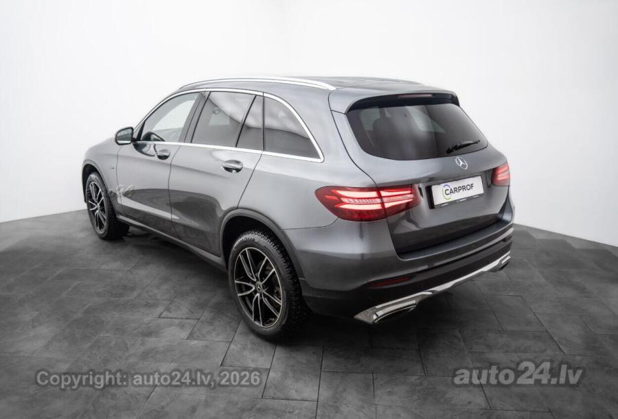 Pelēks Mercedes-Benz GLC-Class 2017 Tallina, ar dzinēja tilpumu 2.00 L un nobraukumu 140 tūkst. km par 21999 €, foto 6 vietnē AUTOMOTO.COM.LV