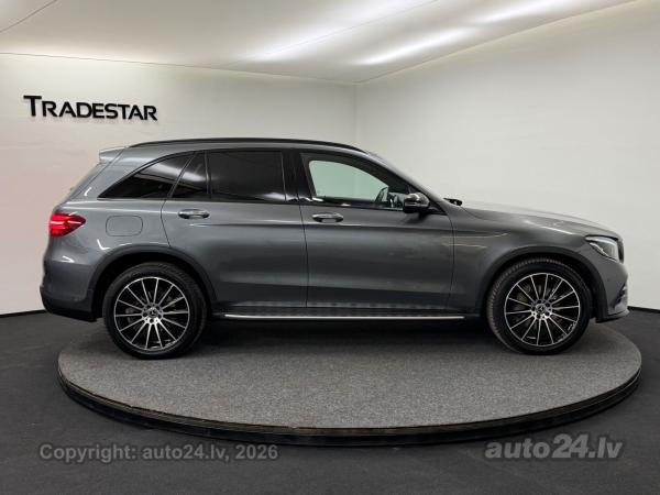 Grey Mercedes-Benz GLC-Class 2017 in Parnu, with an engine capacity of 2.10 L and mileage of 195 thousand km for 23900 €, photo 4 on AUTOMOTO.COM.LV
