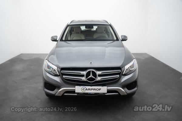 Mercedes-Benz GLC-Class 2017 in Tallinn on AUTOMOTO.COM.LV Grey Mercedes-Benz GLC-Class 2017 in Tallinn, with an engine capacity of 2.00 L and mileage of 131 thousand km for 18999 €, photo 3 on AUTOMOTO.COM.LV