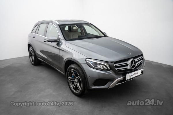 Mercedes-Benz GLC-Class 2017 in Tallinn on AUTOMOTO.COM.LV Grey Mercedes-Benz GLC-Class 2017 in Tallinn, with an engine capacity of 2.00 L and mileage of 131 thousand km for 18999 €, photo 4 on AUTOMOTO.COM.LV