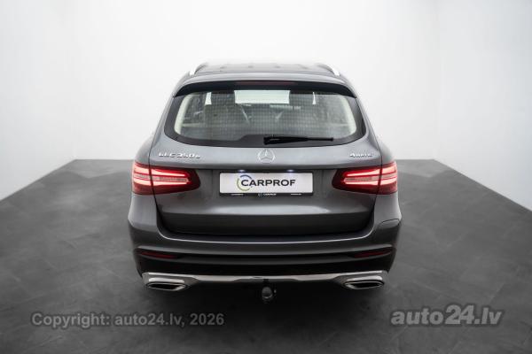 Mercedes-Benz GLC-Class 2017 in Tallinn on AUTOMOTO.COM.LV Grey Mercedes-Benz GLC-Class 2017 in Tallinn, with an engine capacity of 2.00 L and mileage of 131 thousand km for 18999 €, photo 7 on AUTOMOTO.COM.LV