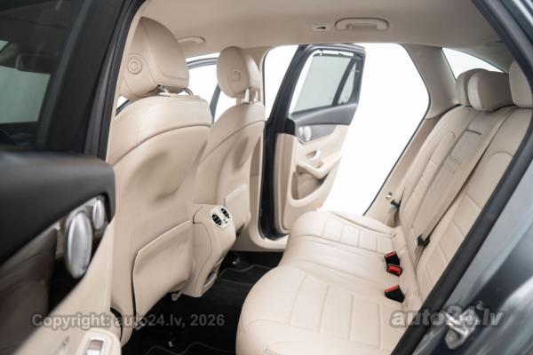 Mercedes-Benz GLC-Class 2017 in Tallinn on AUTOMOTO.COM.LV Grey Mercedes-Benz GLC-Class 2017 in Tallinn, with an engine capacity of 2.00 L and mileage of 131 thousand km for 18999 €, photo 10 on AUTOMOTO.COM.LV