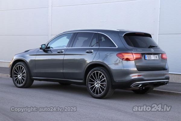Grey Mercedes-Benz GLC-Class 2018 in Tallinn, with an engine capacity of 3.00 L and mileage of 137 thousand km for 30900 €, photo 4 on AUTOMOTO.COM.LV