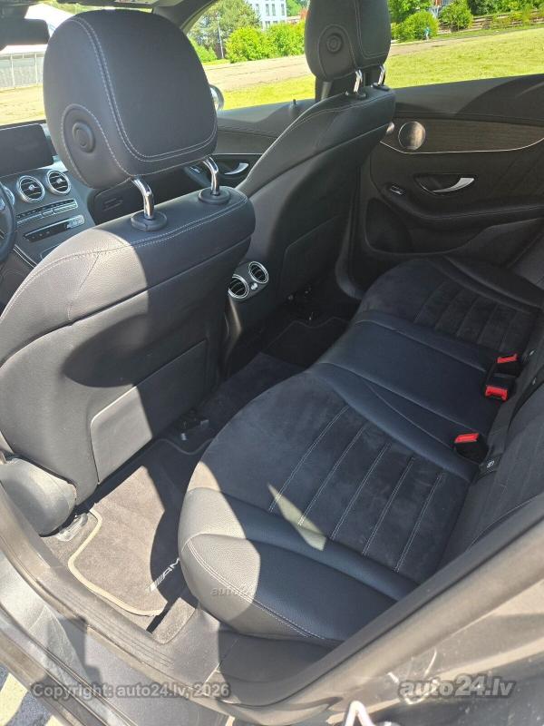 Pelēks Mercedes-Benz GLC-Class 2019 Tallina, ar dzinēja tilpumu 2.00 L un nobraukumu 70 tūkst. km par 29900 €, foto 9 vietnē AUTOMOTO.COM.LV