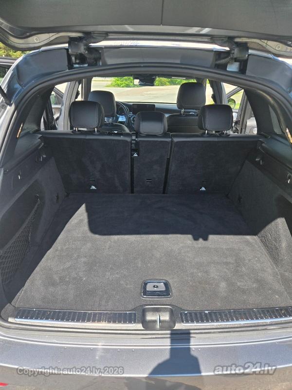 Pelēks Mercedes-Benz GLC-Class 2019 Tallina, ar dzinēja tilpumu 2.00 L un nobraukumu 70 tūkst. km par 29900 €, foto 10 vietnē AUTOMOTO.COM.LV