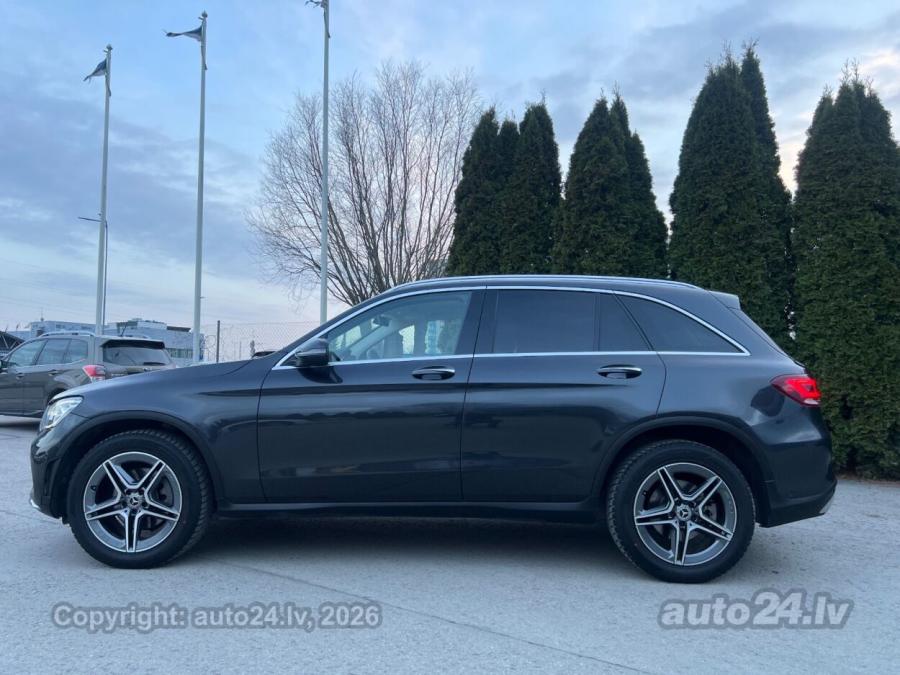 Pelēks Mercedes-Benz GLC-Class 2021 Tallina, ar dzinēja tilpumu 2.00 L un nobraukumu 53 tūkst. km par 39900 €, foto 7 vietnē AUTOMOTO.COM.LV