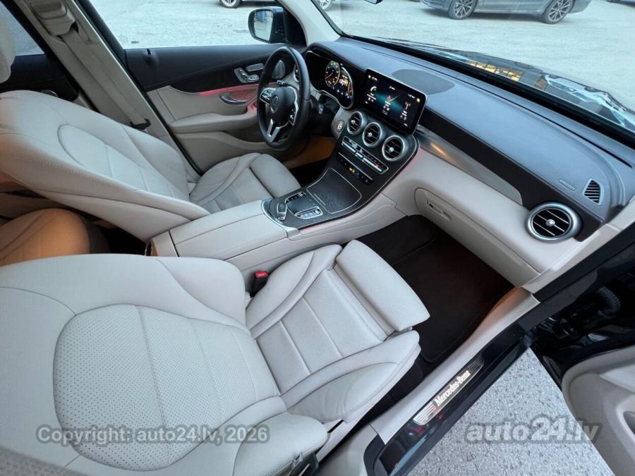Pelēks Mercedes-Benz GLC-Class 2021 Tallina, ar dzinēja tilpumu 2.00 L un nobraukumu 53 tūkst. km par 39900 €, foto 21 vietnē AUTOMOTO.COM.LV