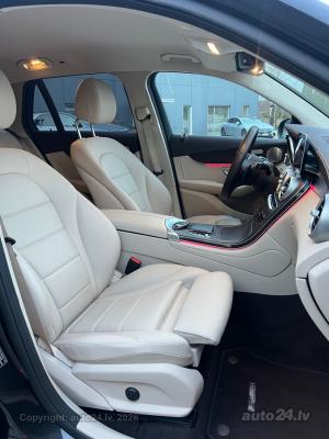 Pelēks Mercedes-Benz GLC-Class 2021 Tallina, ar dzinēja tilpumu 2.00 L un nobraukumu 53 tūkst. km par 39900 €, foto 22 vietnē AUTOMOTO.COM.LV