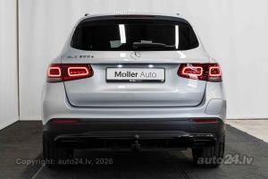 Grey Mercedes-Benz GLC-Class 2022 in Tallinn, with an engine capacity of 2.00 L and mileage of 126 thousand km for 37900 €, photo 7 on AUTOMOTO.COM.LV