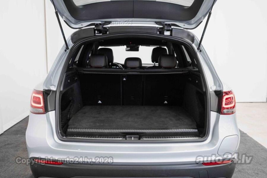 Grey Mercedes-Benz GLC-Class 2022 in Tallinn, with an engine capacity of 2.00 L and mileage of 126 thousand km for 37900 €, photo 16 on AUTOMOTO.COM.LV