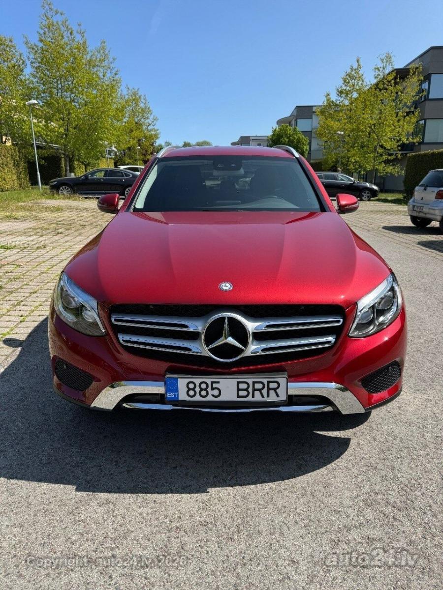 Red Mercedes-Benz GLC-Class 2016 in Tallinn, with an engine capacity of 2.10 L and mileage of 62 thousand km for 30000 €, photo 3 on AUTOMOTO.COM.LV