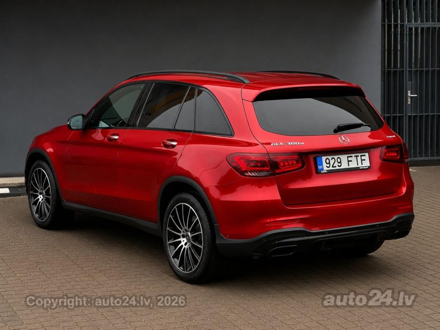 Red Mercedes-Benz GLC-Class 2022 in Tallinn, with an engine capacity of 2.00 L and mileage of 84 thousand km for 43900 €, photo 5 on AUTOMOTO.COM.LV