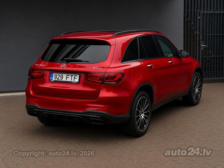 Red Mercedes-Benz GLC-Class 2022 in Tallinn, with an engine capacity of 2.00 L and mileage of 84 thousand km for 43900 €, photo 6 on AUTOMOTO.COM.LV