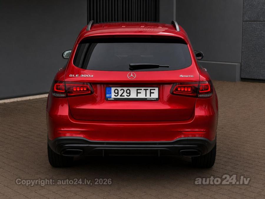 Red Mercedes-Benz GLC-Class 2022 in Tallinn, with an engine capacity of 2.00 L and mileage of 84 thousand km for 43900 €, photo 7 on AUTOMOTO.COM.LV