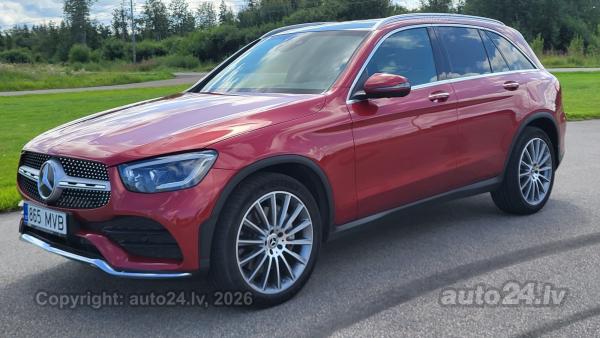 Sarkans Mercedes-Benz GLC-Class 2020 Tallina, ar dzinēja tilpumu 2.00 L un nobraukumu 100 tūkst. km par 34900 €, foto 1 vietnē AUTOMOTO.COM.LV