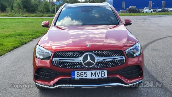 Sarkans Mercedes-Benz GLC-Class 2020 Tallina, ar dzinēja tilpumu 2.00 L un nobraukumu 100 tūkst. km par 34900 €, foto 3 vietnē AUTOMOTO.COM.LV
