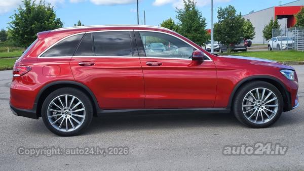 Sarkans Mercedes-Benz GLC-Class 2020 Tallina, ar dzinēja tilpumu 2.00 L un nobraukumu 100 tūkst. km par 34900 €, foto 7 vietnē AUTOMOTO.COM.LV