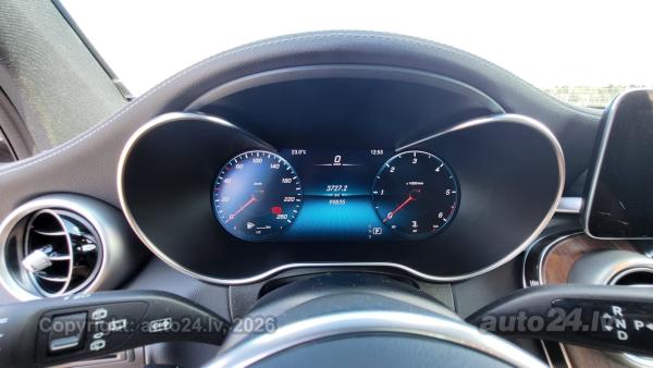 Sarkans Mercedes-Benz GLC-Class 2020 Tallina, ar dzinēja tilpumu 2.00 L un nobraukumu 100 tūkst. km par 34900 €, foto 10 vietnē AUTOMOTO.COM.LV