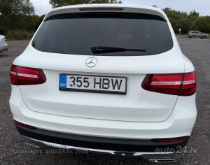 White Mercedes-Benz GLC-Class 2016 in Tallinn, with an engine capacity of 2.10 L and mileage of 269 thousand km for 19990 €, photo 6 on AUTOMOTO.COM.LV