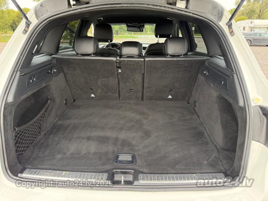 White Mercedes-Benz GLC-Class 2016 in Tallinn, with an engine capacity of 2.10 L and mileage of 269 thousand km for 19990 €, photo 11 on AUTOMOTO.COM.LV