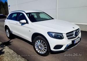 White Mercedes-Benz GLC-Class 2017 in Tallinn, with an engine capacity of 2.00 L and mileage of 194 thousand km for 15900 €, photo  on AUTOMOTO.COM.LV