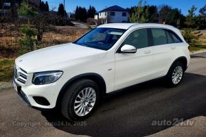 White Mercedes-Benz GLC-Class 2017 in Tallinn, with an engine capacity of 2.00 L and mileage of 194 thousand km for 15900 €, photo 4 on AUTOMOTO.COM.LV