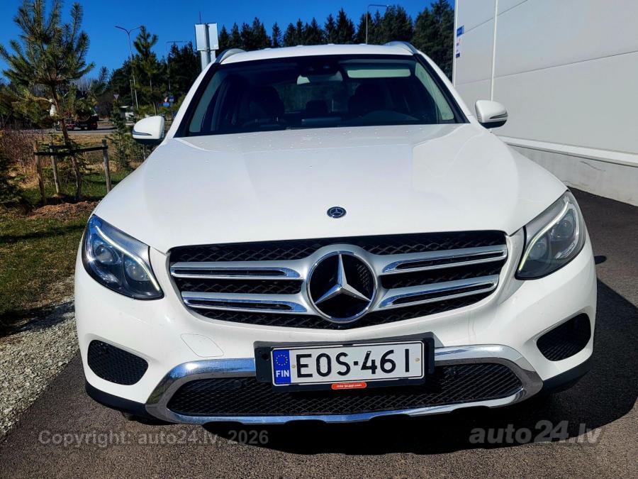 White Mercedes-Benz GLC-Class 2017 in Tallinn, with an engine capacity of 2.00 L and mileage of 194 thousand km for 15900 €, photo 5 on AUTOMOTO.COM.LV