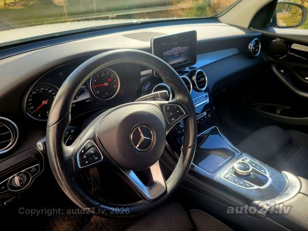White Mercedes-Benz GLC-Class 2017 in Tallinn, with an engine capacity of 2.00 L and mileage of 194 thousand km for 15900 €, photo 10 on AUTOMOTO.COM.LV
